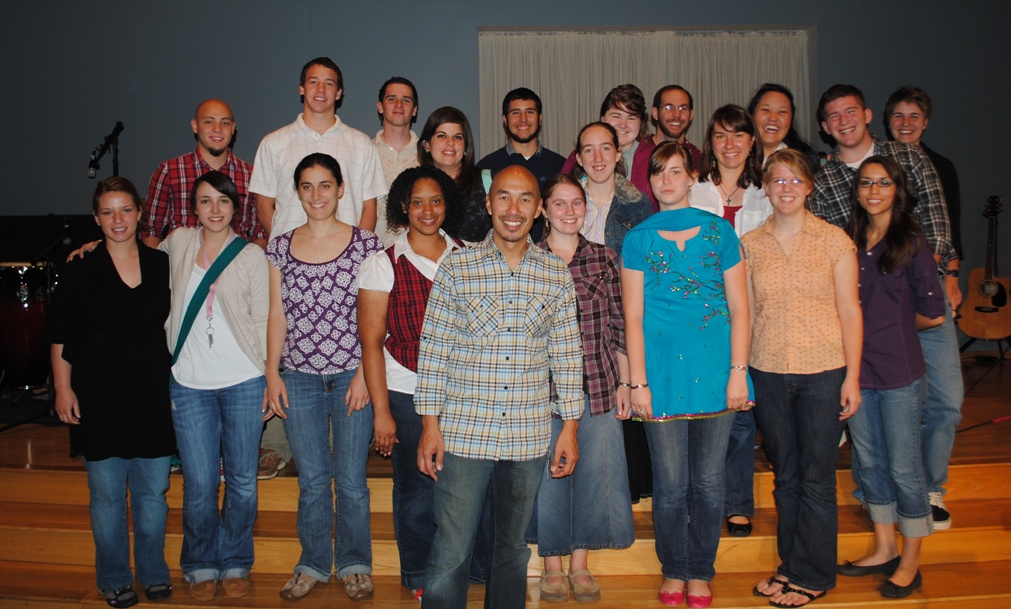 Today's Picture - Pastor Francis Chan and Students - Disciple365